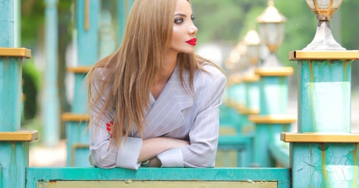 რა ჩავიცვათ? როგორ შევარჩიოთ შესაფერისი სამოსი ფერებისა და აქსესუარების ...