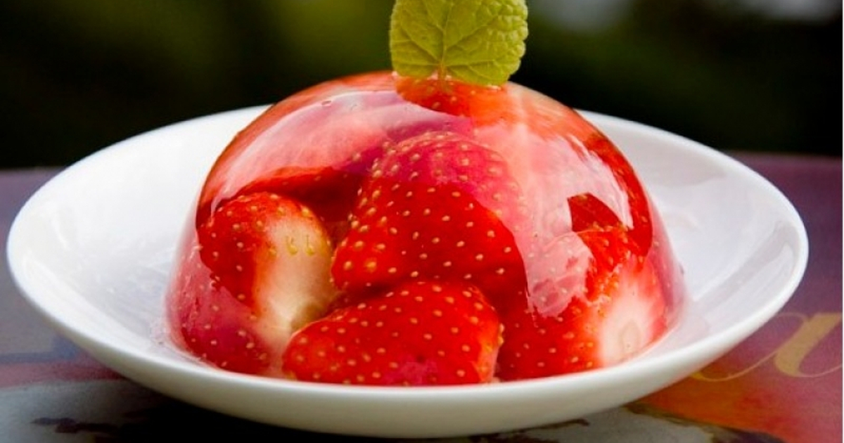 უმსუბუქესი დესერტი "მარწყვი შამპანურში" - Marao