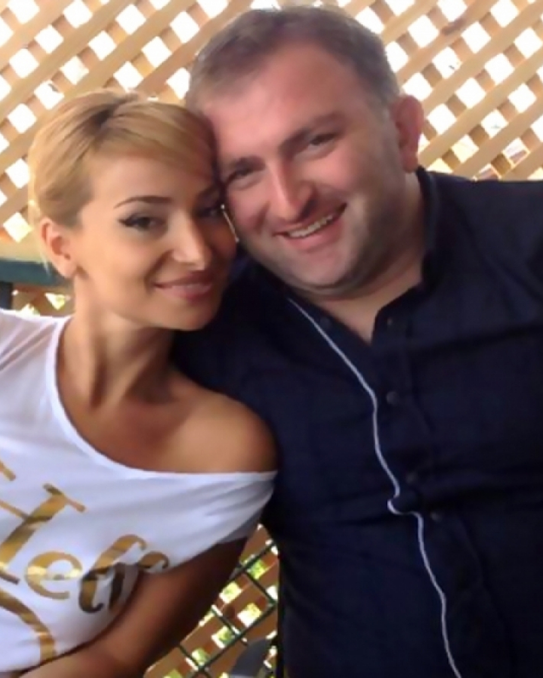 დაპირისპირება სოფო ბედიას თაყვანისმცემელსა და მიშა მესხს შორის ...